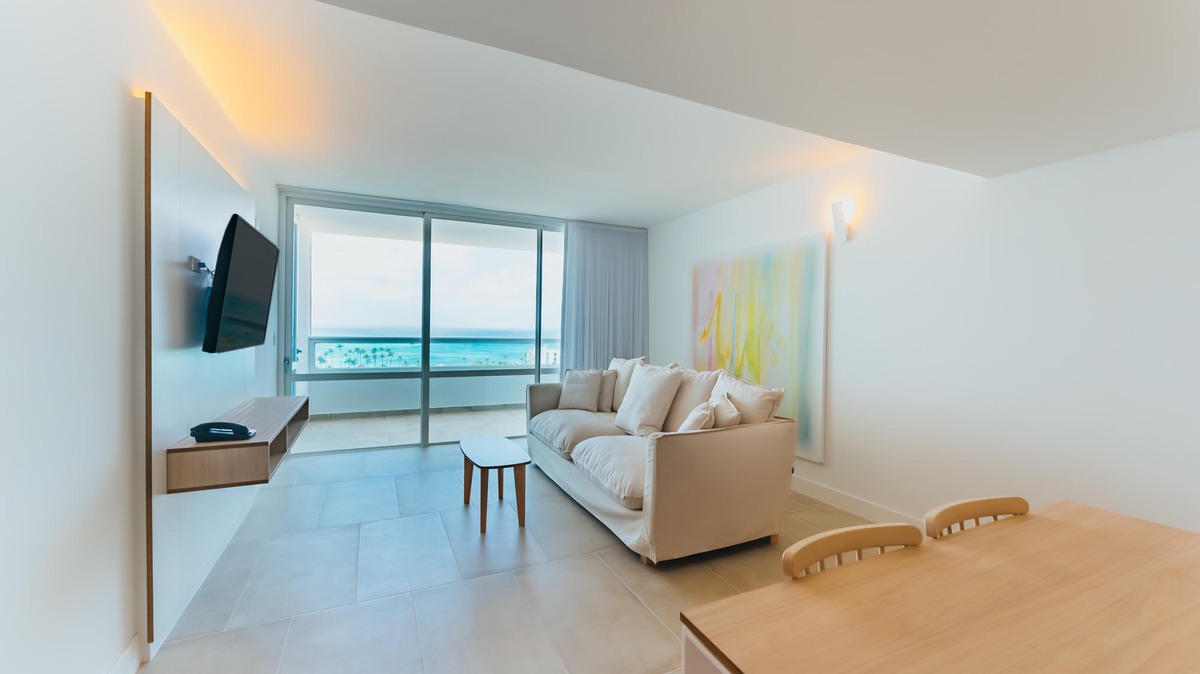 Ocean View Suite Featuring Large Living Room & Sunset Views From ...